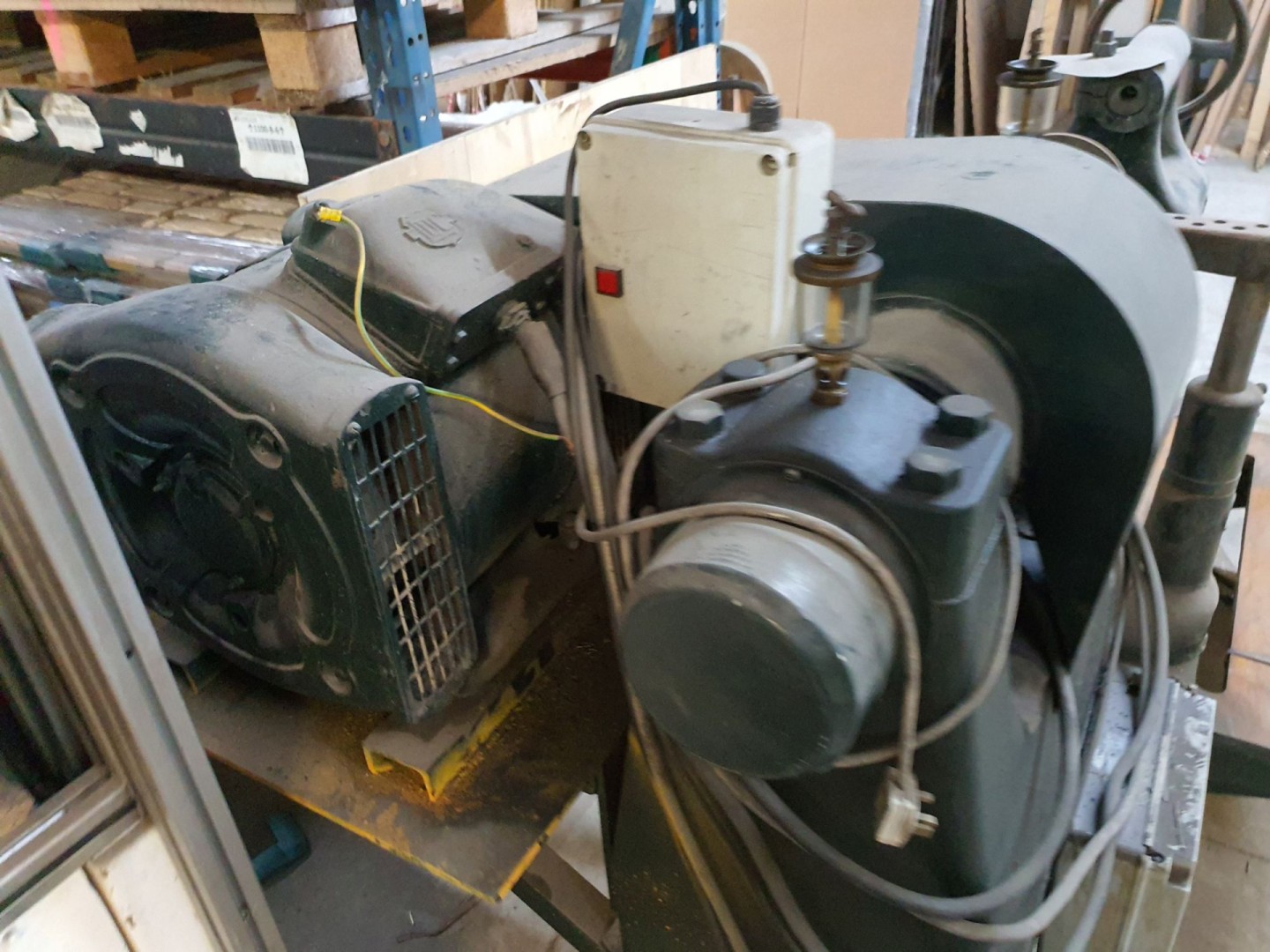 Lot 28 - Mi-Flues Ltd - Peaker Pattinson (Auctioneers) Ltd